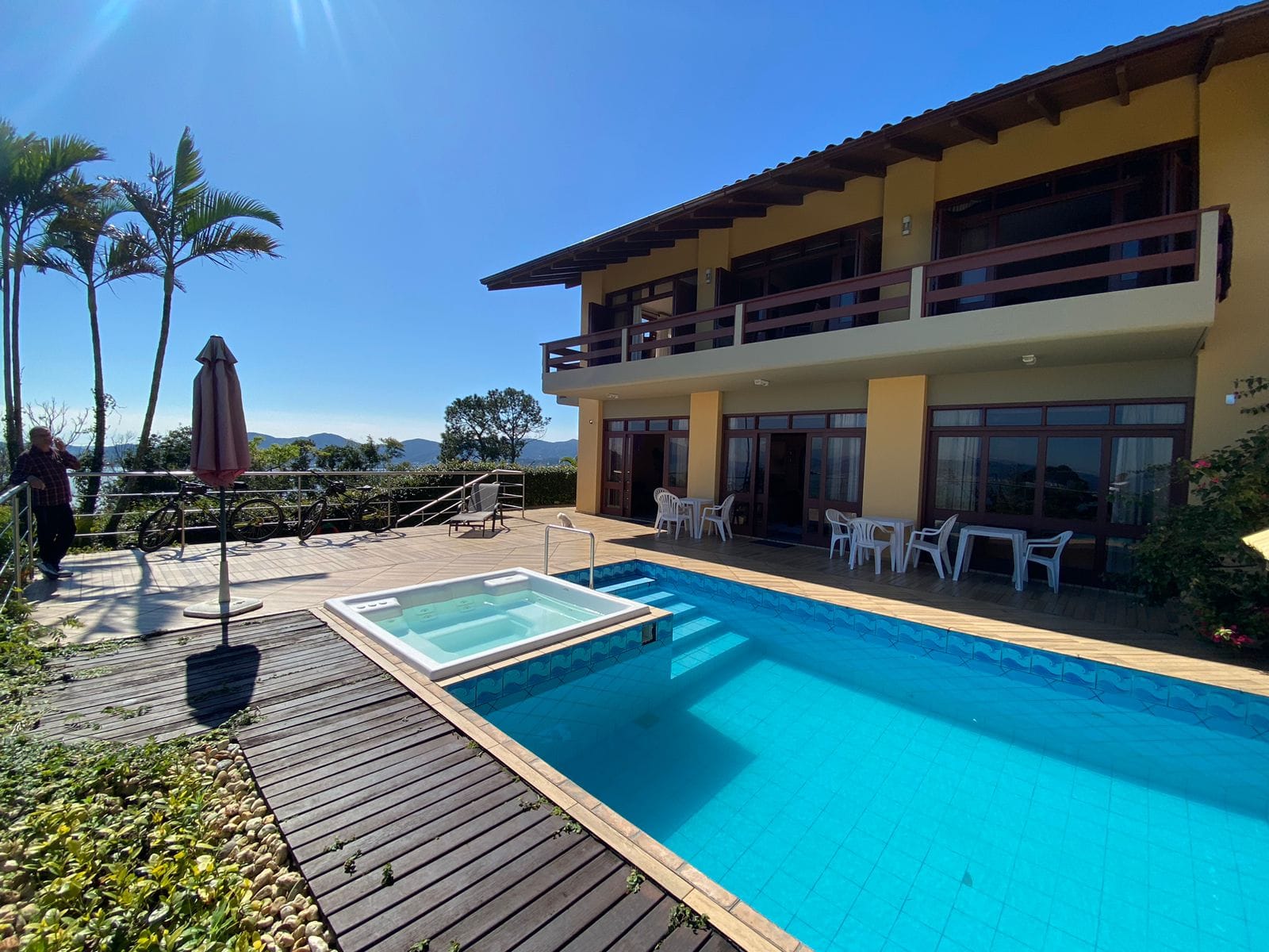 Sobrado à venda com 3 quartos, 122m², CA00144