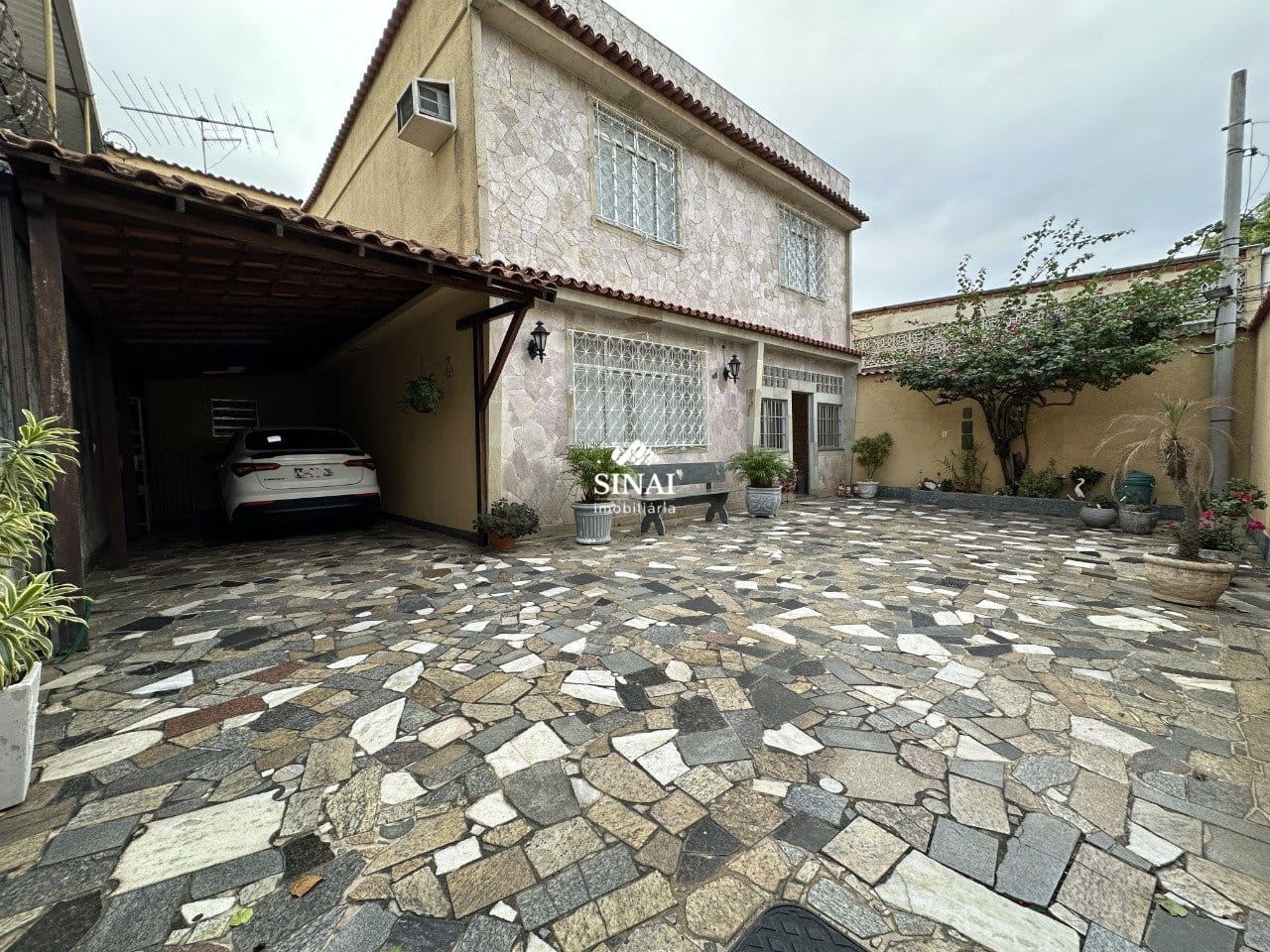 Casa à venda - Vaz Lobo, Rio de Janeiro - RJ 218m² | 4 quartos, 3 vagas