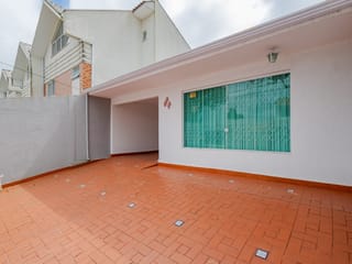 LINDA CASA TÉRREA COM Edícula Duplex com varanda e churrasqueira no ...