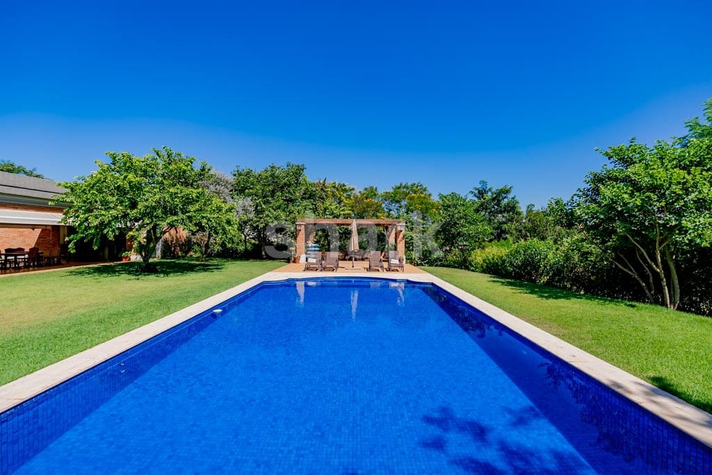 Casa com 5 quartos, 950m² para venda ou locação em Fazenda Santo ...