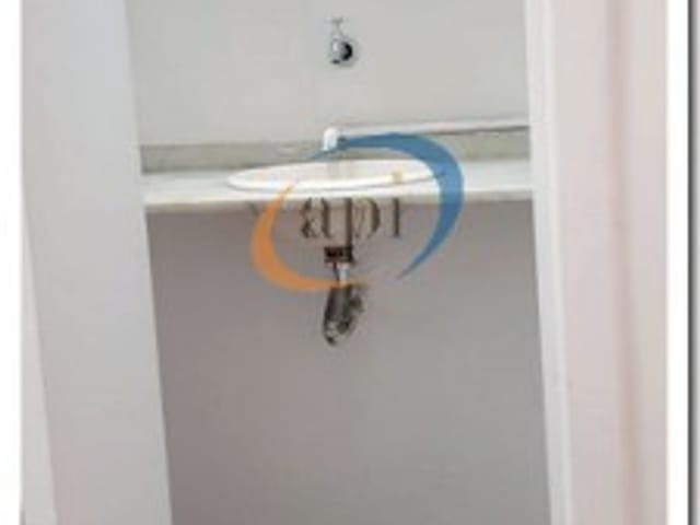 ALUGO: Sala , Rua Santa Clara,Copacabana,RJ. Próximo a farto comércio e ...