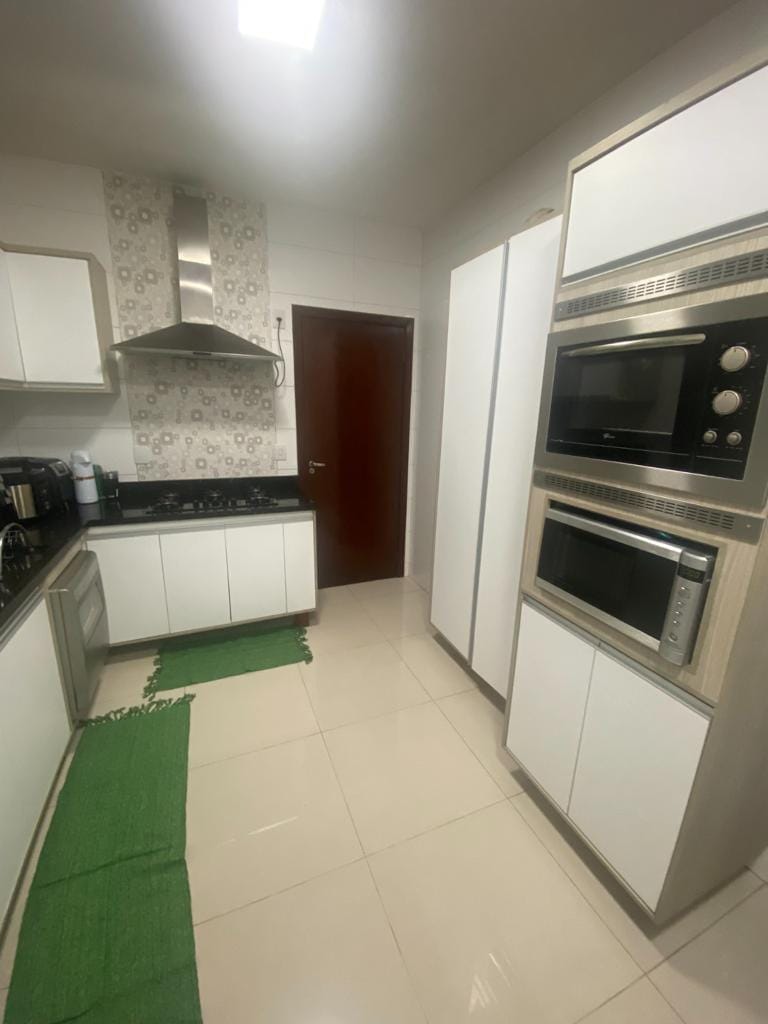 Sobrado à venda com 3 quartos, 440m², SO0003
