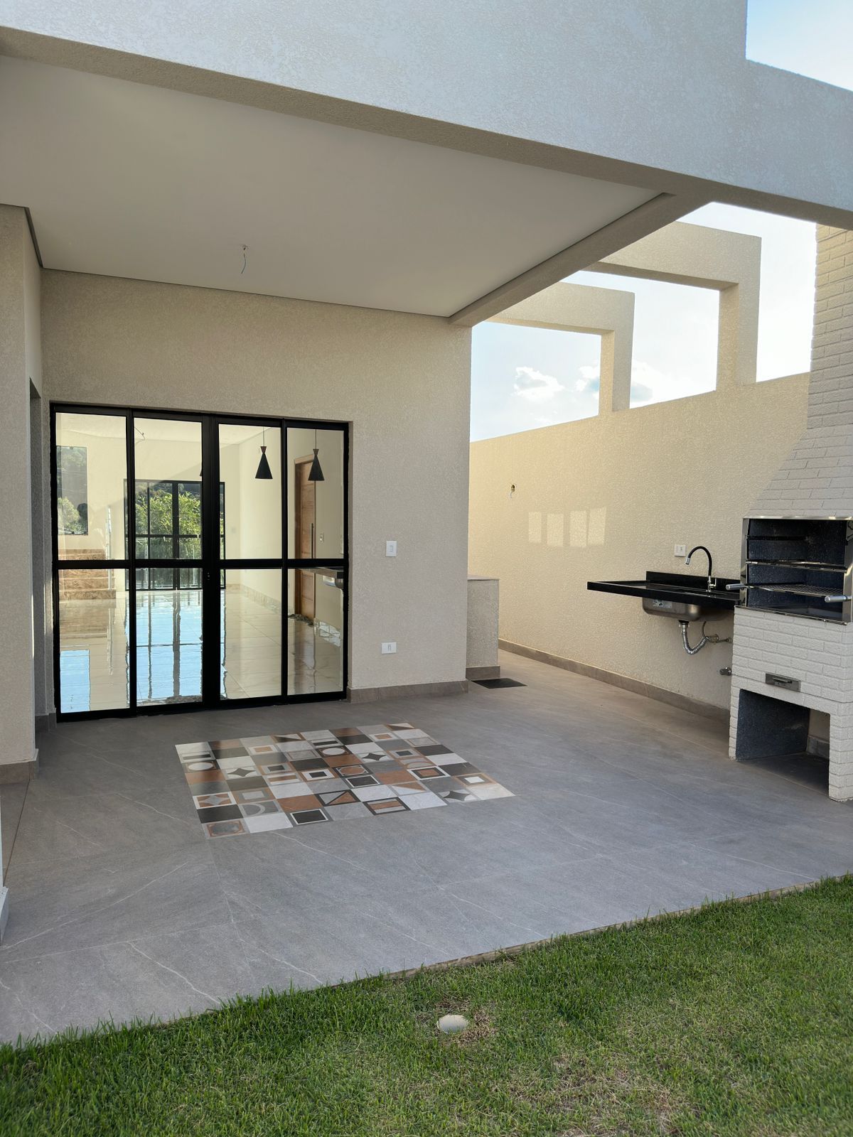 Sobrado à venda com 3 quartos, 258m², 1776